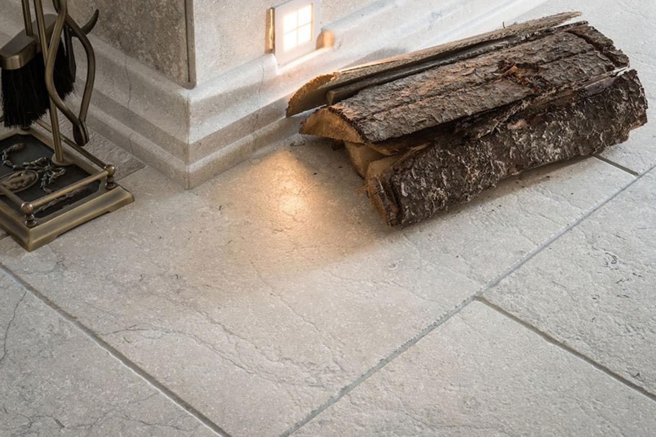 Transylvania Light – Gray Limestone